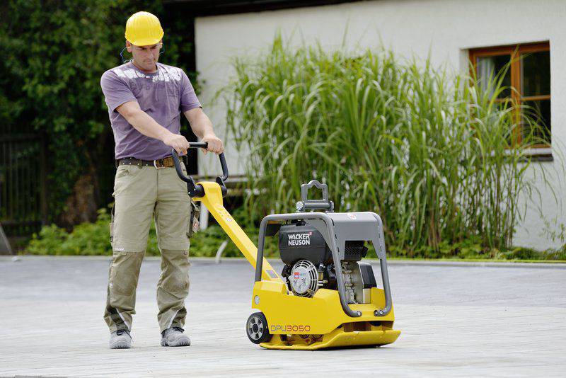 Wacker Plate Compactor DPU 3050H: Olympus pugmill systems & CFBs, Stratos asphalt distributors ...